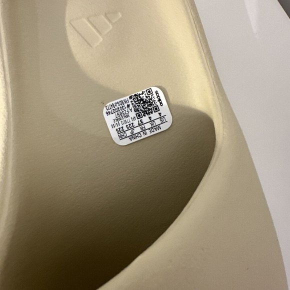 adidas | Shoes | Adidas Yeezy Slide Bone 222 Yzy Fz5897 Size 4 | Poshmark